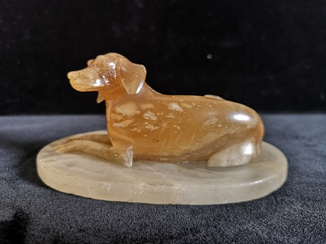 19th Century Italian Alabaster Sculpture of Dog, 1850 for sale at Pamono