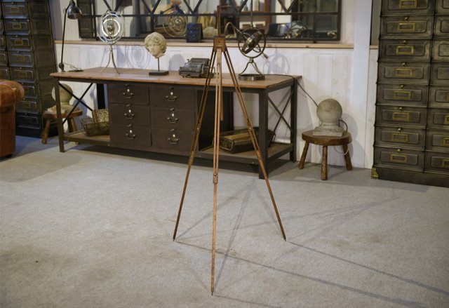 Hardy-Alan Field Easel, Paris, 1950s for sale at Pamono