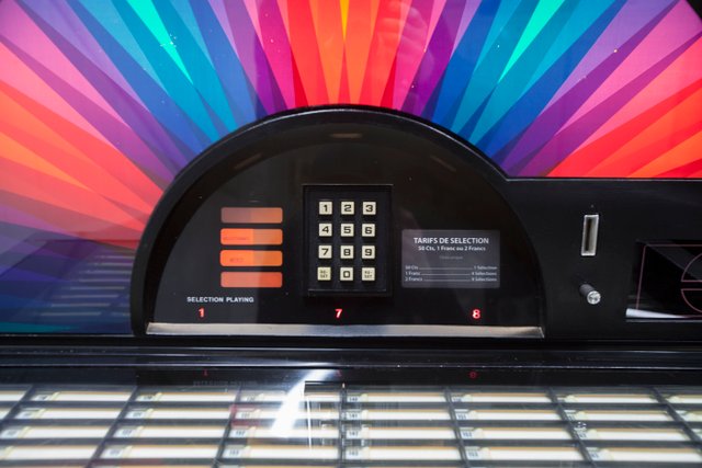 Sunstar 80-Disc/160-Track Jukebox from Seeburg, 1976 for sale at Pamono
