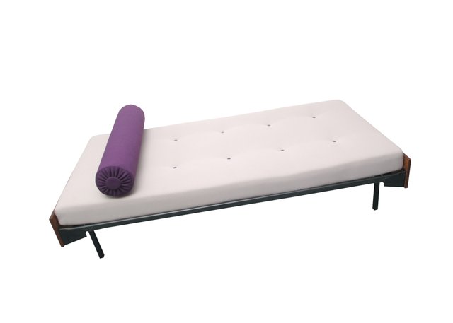 Divan Vintage Blanc et Violet en vente sur Pamono