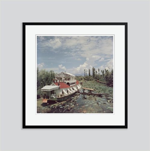 Jhelum River Oversize C Print in Schwarz von Slim Aarons gestaltet bei ... Jhelum River Oversize C Print in Schwarz von Slim Aarons gestaltet bei ...