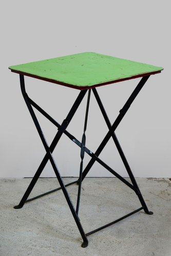 French Foldable Filigree Garden Table, 1920s bei Pamono kaufen
