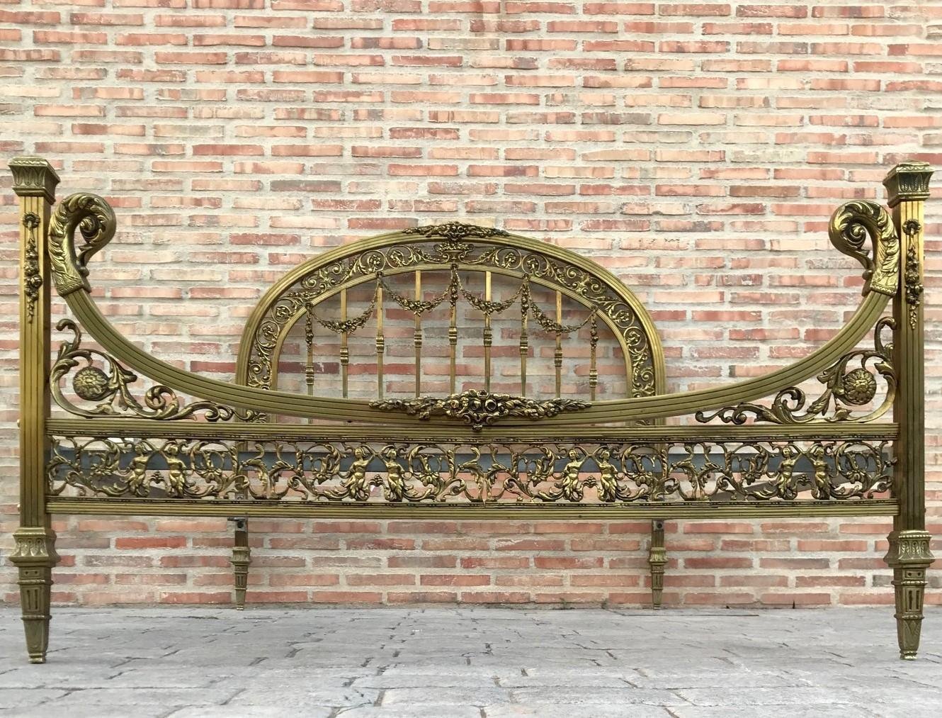 19th Century French Bronze, Iron, Brass and Glass Daybed for sale at Pamono