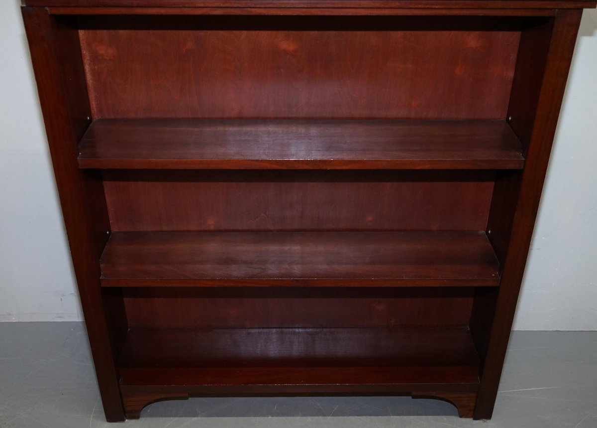 English Mahogany Corner Bookcases, Set of 2 for sale at Pamono