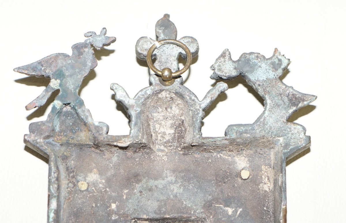 Armorial Crest or Coat of Arms in Solid Bronze with Verdigris for sale ...