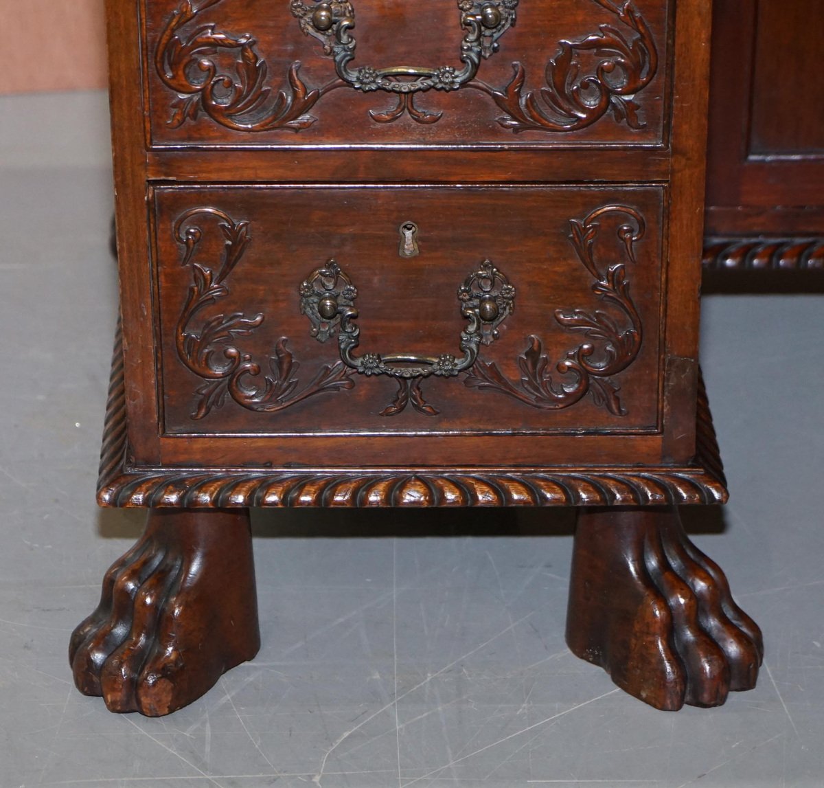 Antique Victorian Hand Carved Desk, 1850s for sale at Pamono