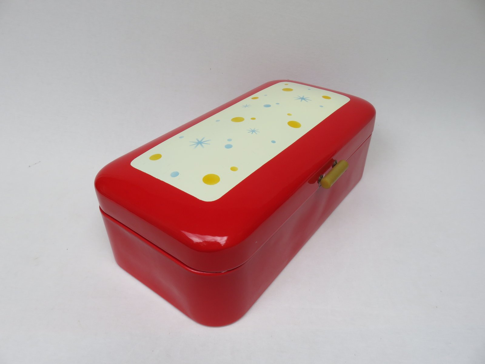 Enamelled Red Bread Box, 1940s for sale at Pamono