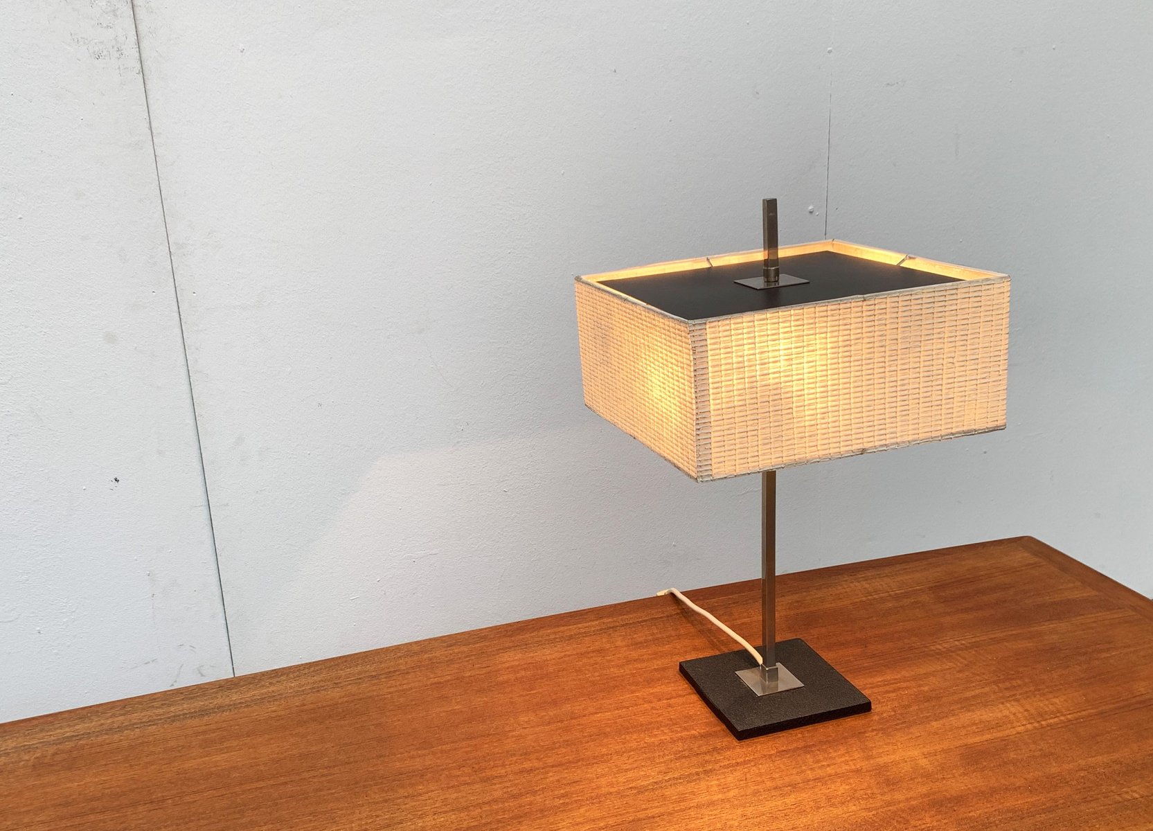 Mid-Century Minimalist Table Lamp for sale at Pamono