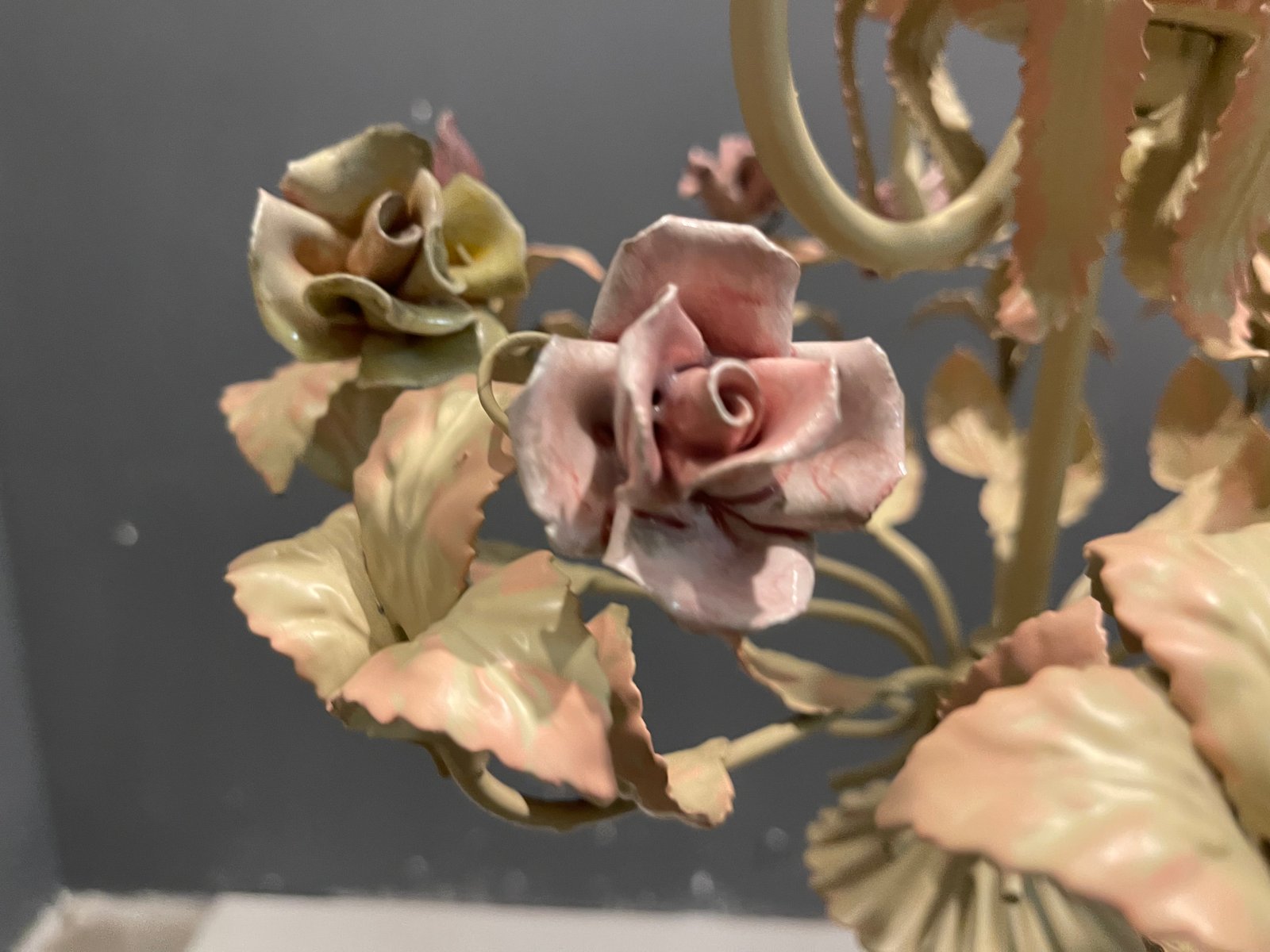 Italian Tole and Ceramic Rose Chandelier for sale at Pamono