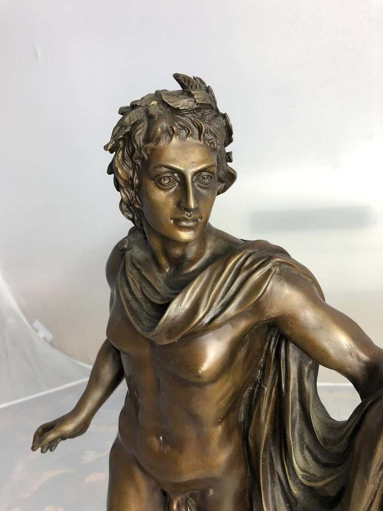 Statua in bronzo di Apollo, dio greco del tiro con l'arco in vendita su ...