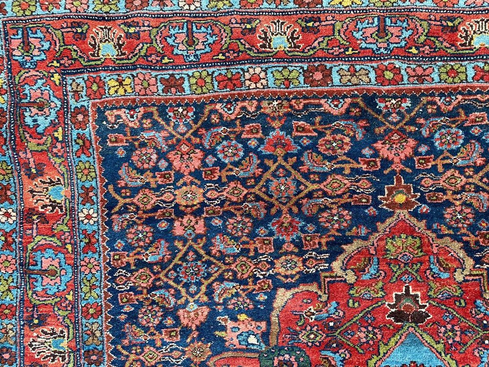 Antique Middle Eastern Rug for sale at Pamono