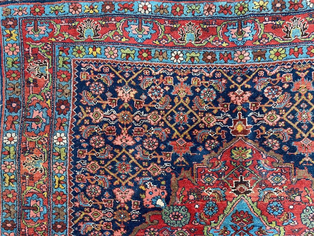 Antique Middle Eastern Rug for sale at Pamono