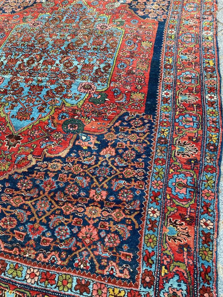 Antique Middle Eastern Rug for sale at Pamono