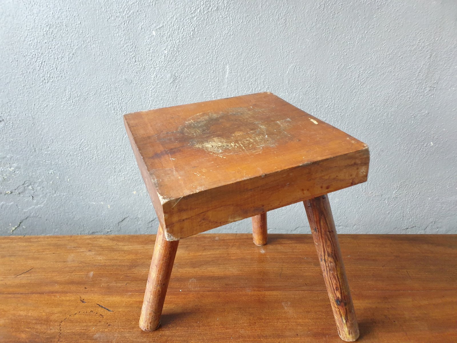 Farm Tripod Stool for sale at Pamono