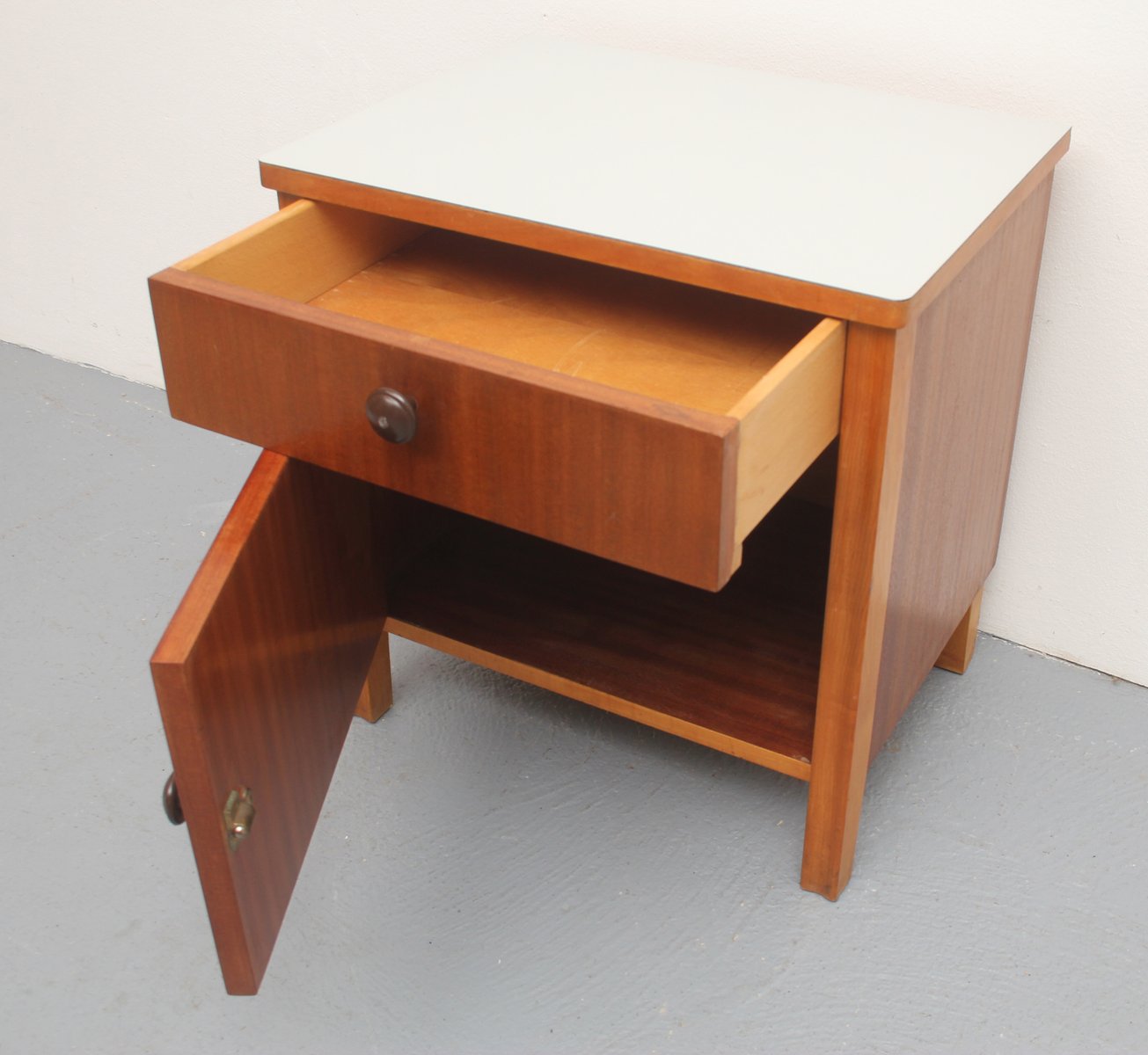 Bedside Table in Walnut & Formica, 1950s for sale at Pamono