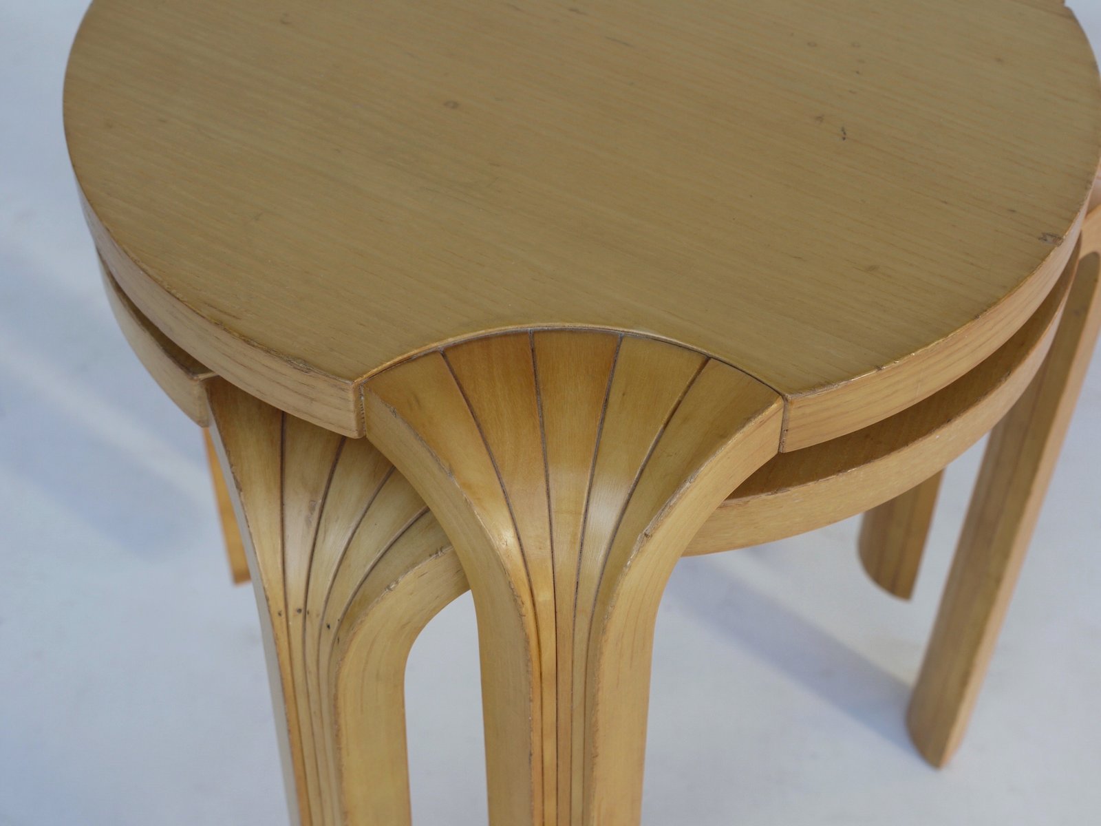 Modell X600 Fan Leg Hocker von Alvar Aalto für Artek, 1960er bei Pamono kaufen