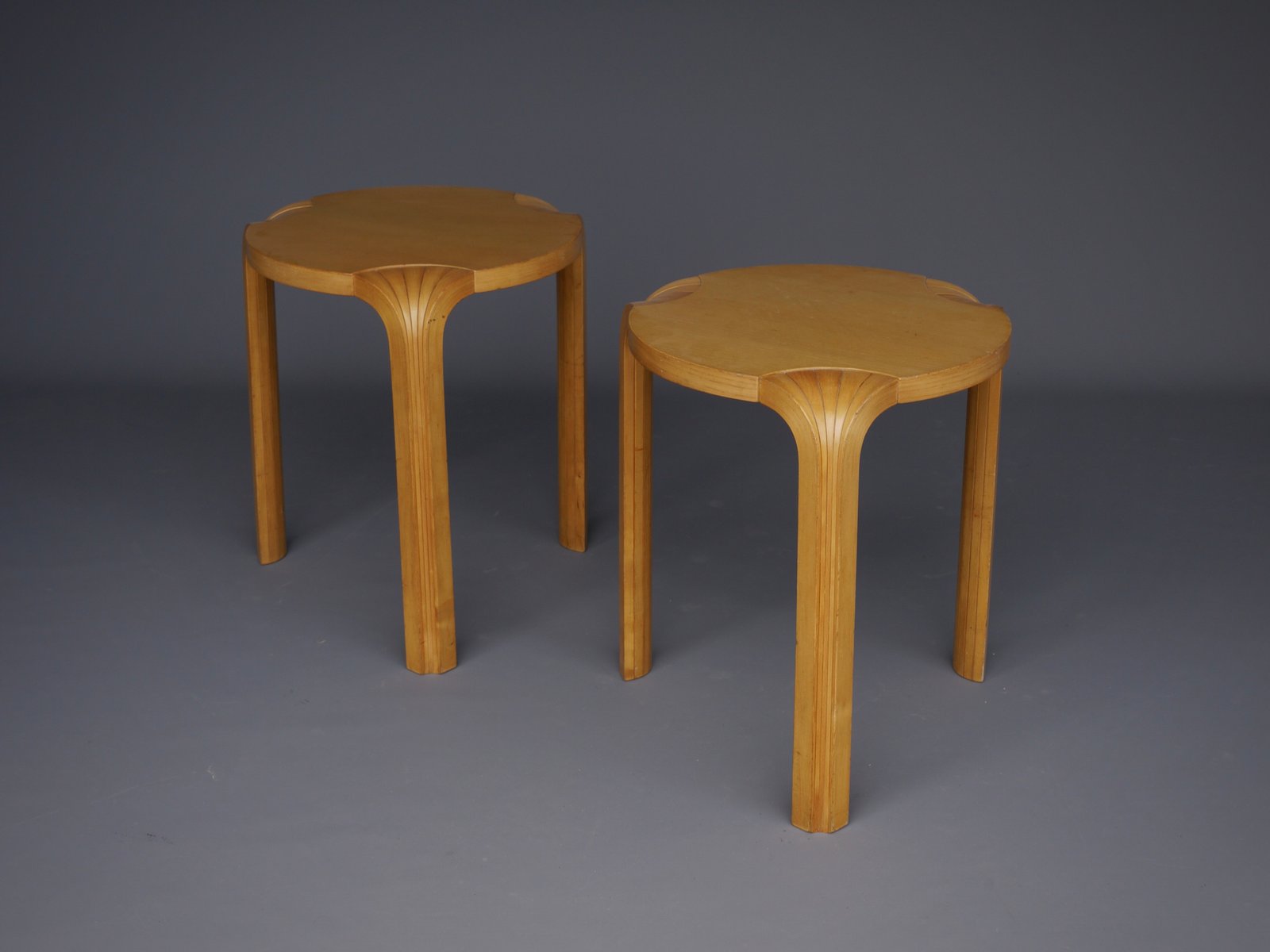 Modell X600 Fan Leg Hocker von Alvar Aalto für Artek, 1960er bei Pamono kaufen