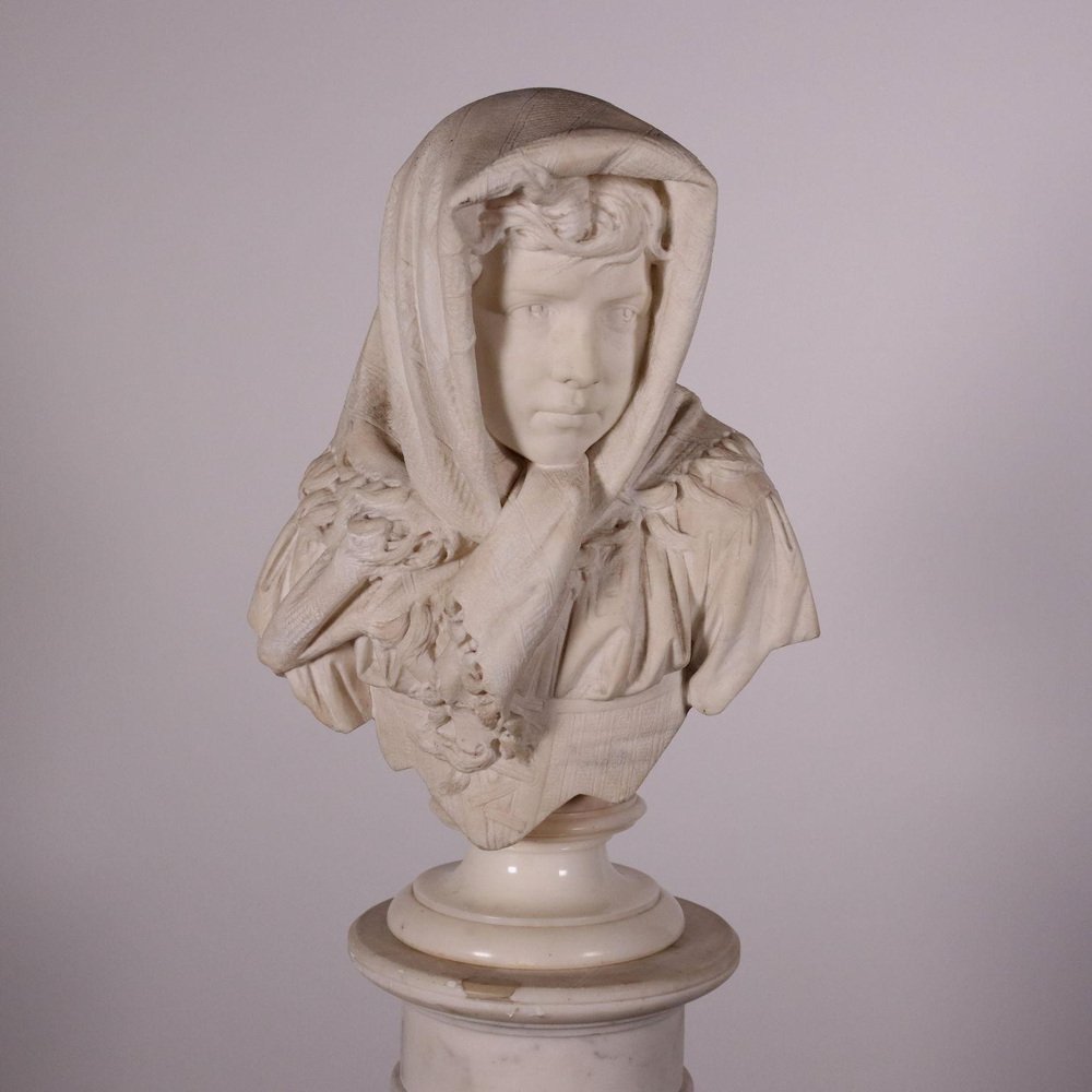 Sculpture of a Young Girl, Marble for sale at Pamono