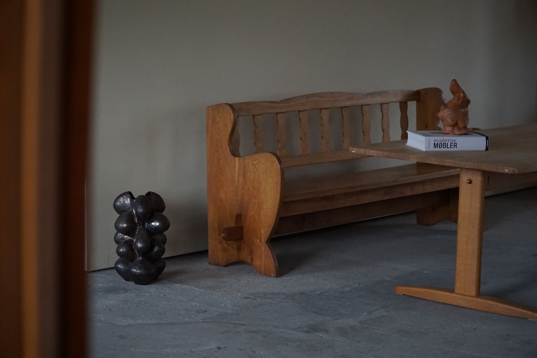 Danish Modern Brutalist Curved Bench in Solid Oak, 1950s for sale at Pamono