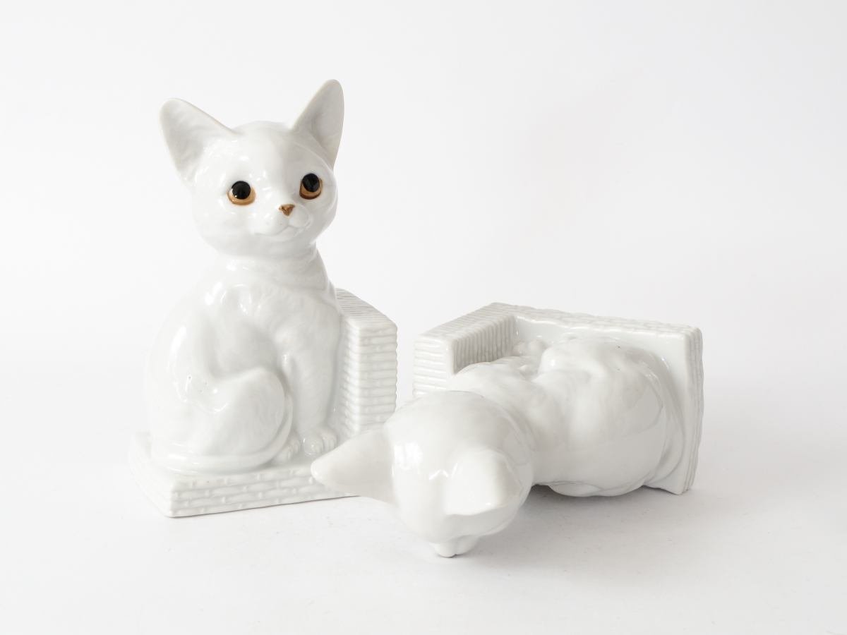 White Porcelain Cat Bookends, 1960s, Set of 2 for sale at Pamono
