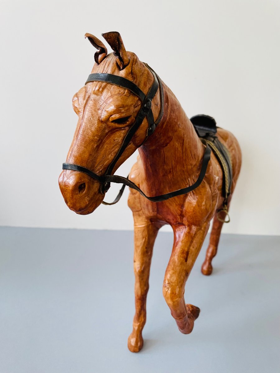 Leder Pferd Figur mit Sattel bei Pamono kaufen