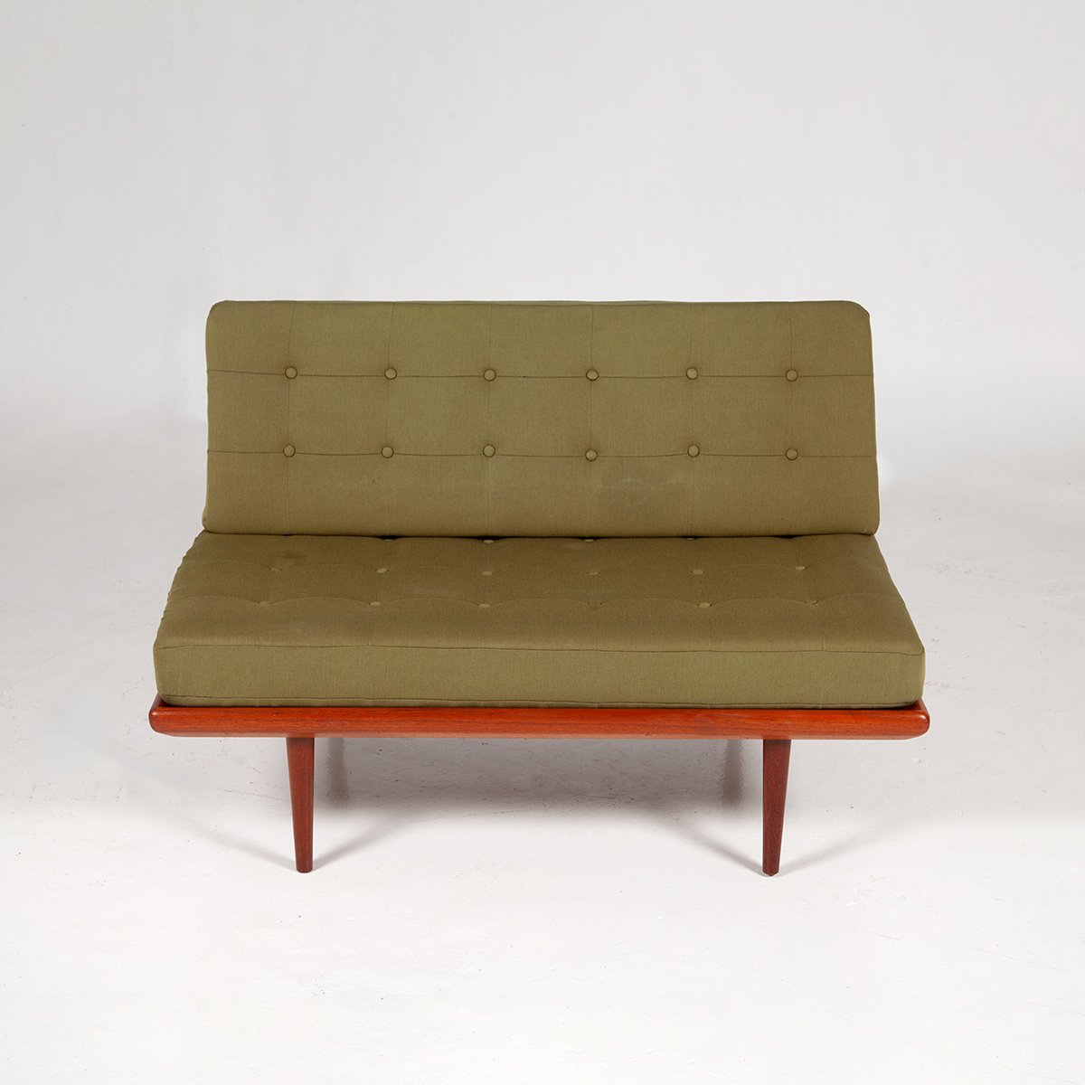Divan Minerva en Tissu Vert Mousse et Teck par Peter Hvidt & Orla ...