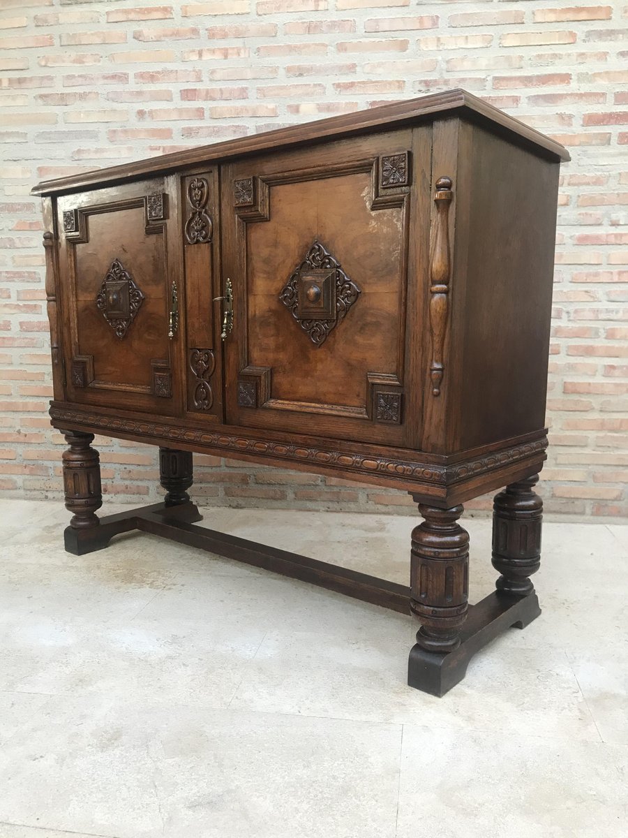 19th Century Catalan Spanish Buffet with 2 Doors for sale at Pamono