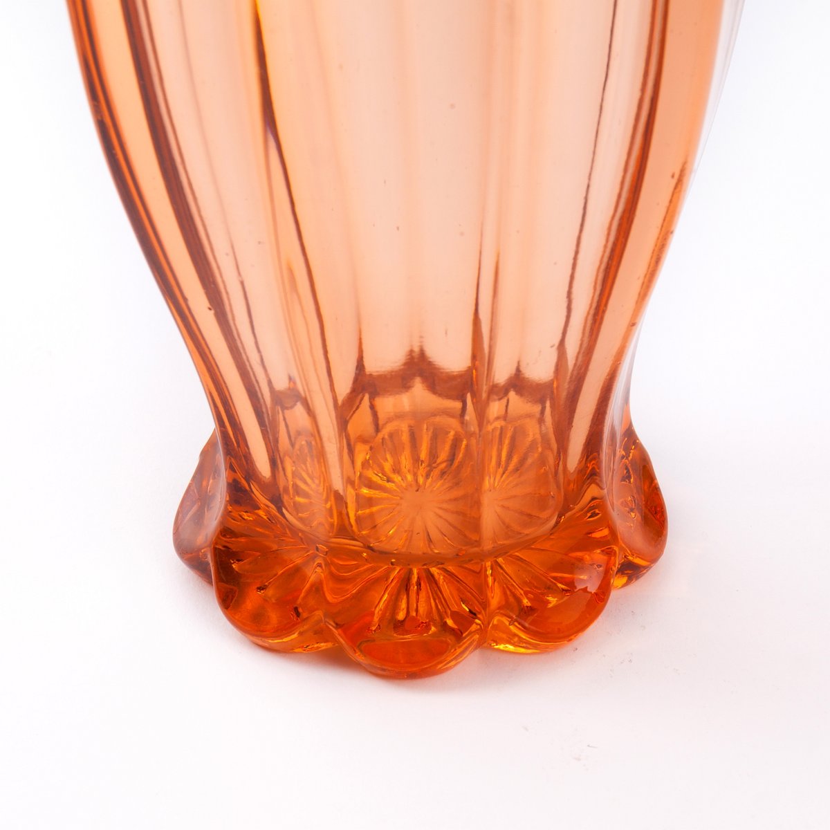 Art Deco Polish Rosaline Glass Vase for sale at Pamono