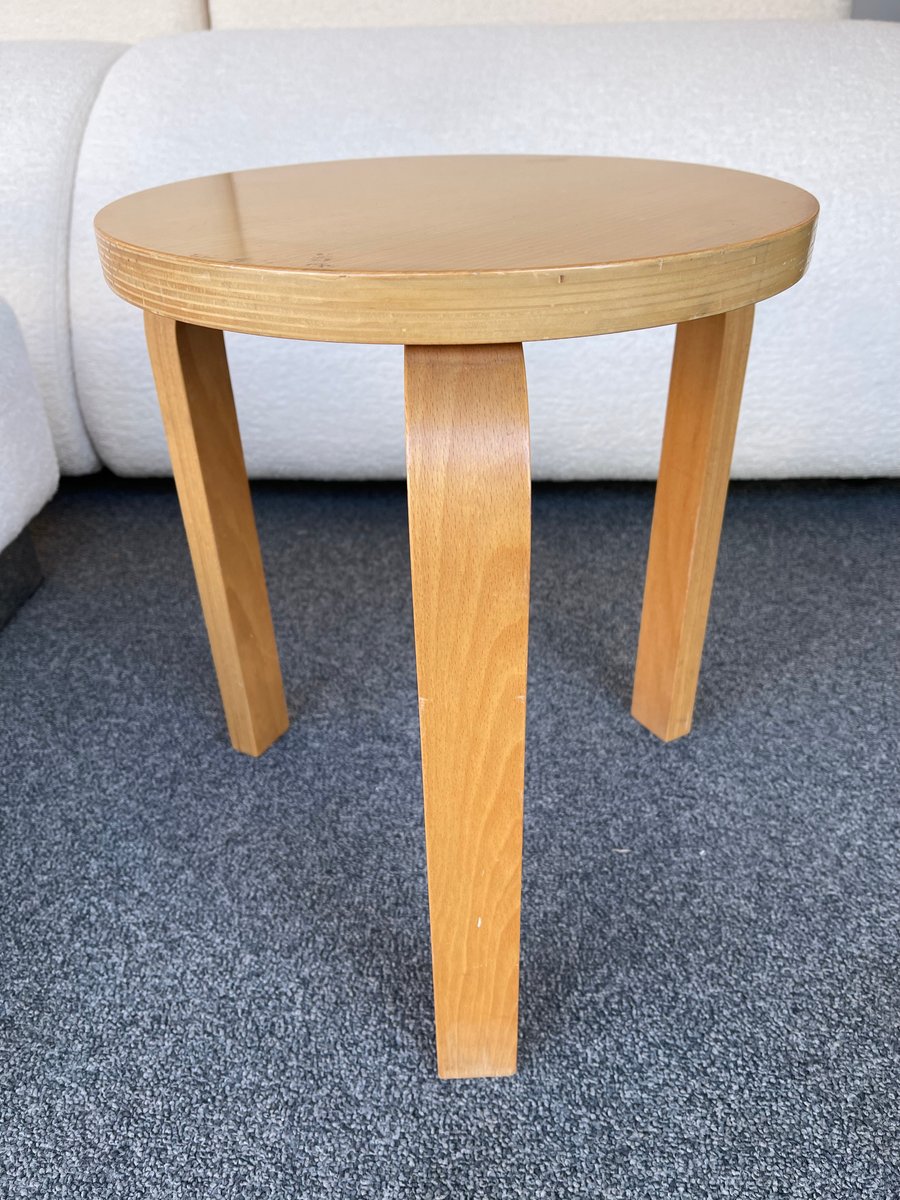 Finnischer Alvar Aalto Hocker aus Birke 60 von Artek bei Pamono kaufen