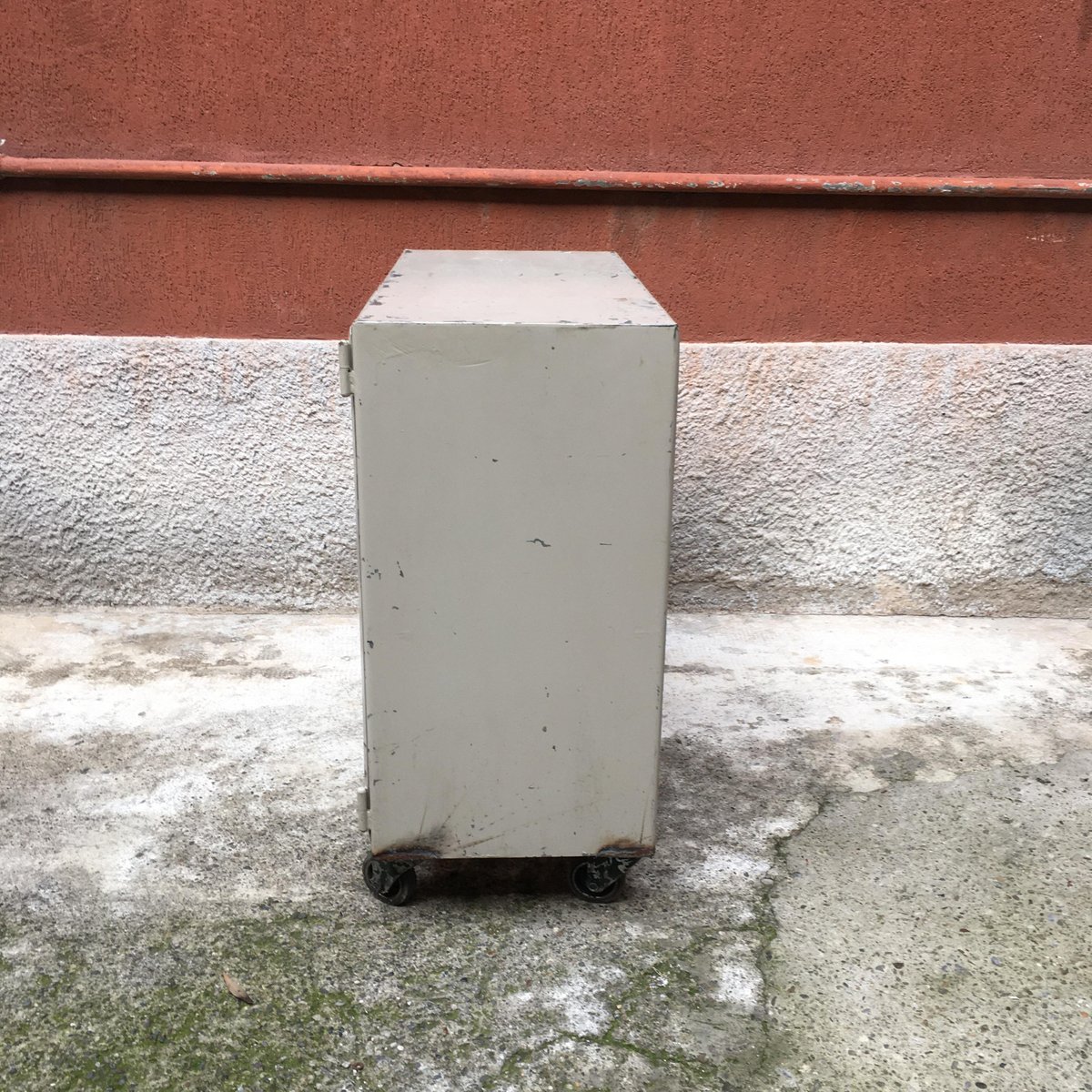 Italian Grey Enameled Metal Laboratory Cabinet, 1960s for sale at Pamono