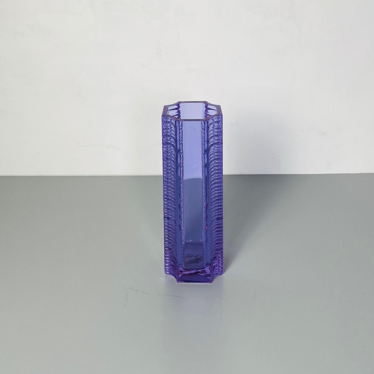 Mid-Century Modern Italian Alexandrite Vase with Irregular Shape, 1960s ...