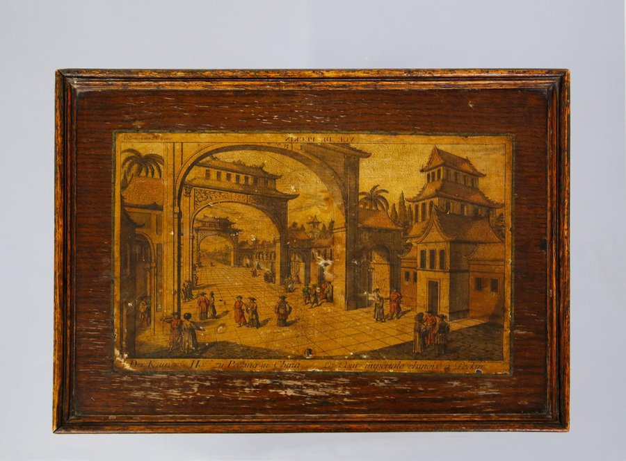 Imperial Chinese Foldable Side Table for sale at Pamono