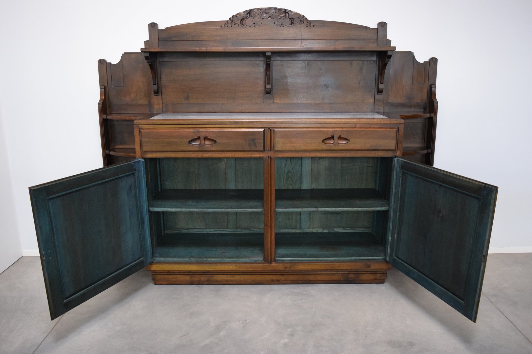 Italian Walnut Buffet from Giacomo Cometti, 1920 for sale at Pamono