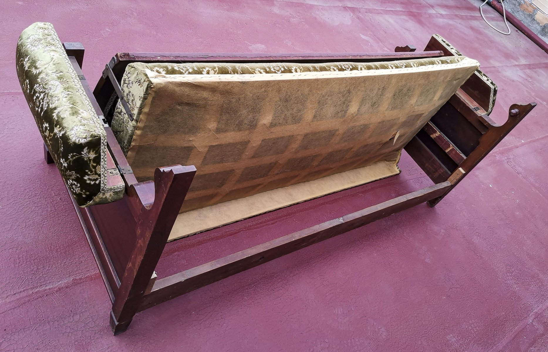 Italian Damasked Fabric Sofa Bed for sale at Pamono