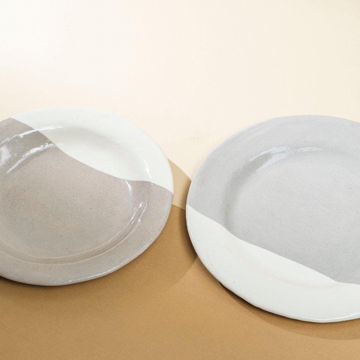 White-Scar Plates from Conirossi, Set of 2 for sale at Pamono