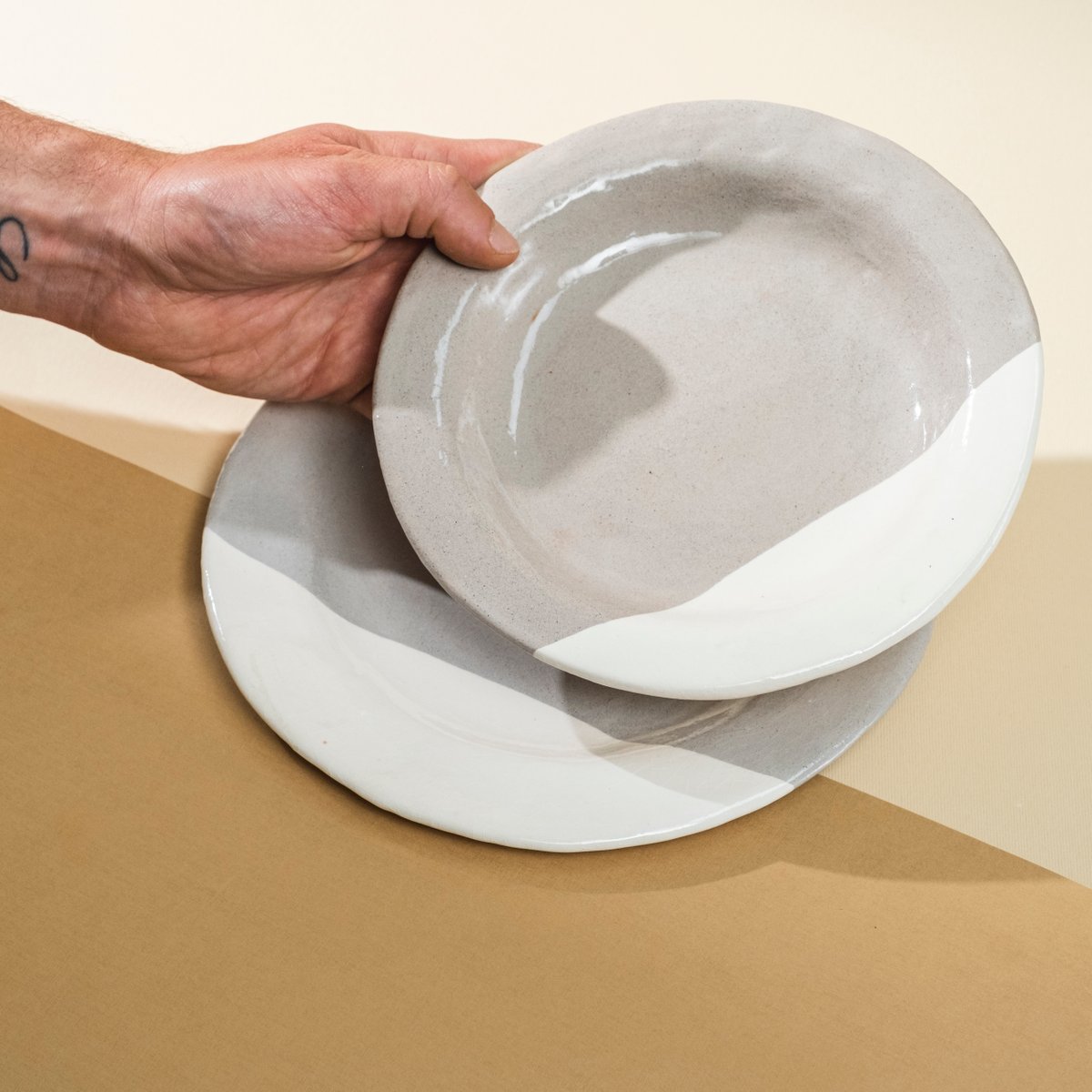 White-Scar Plates from Conirossi, Set of 2 for sale at Pamono