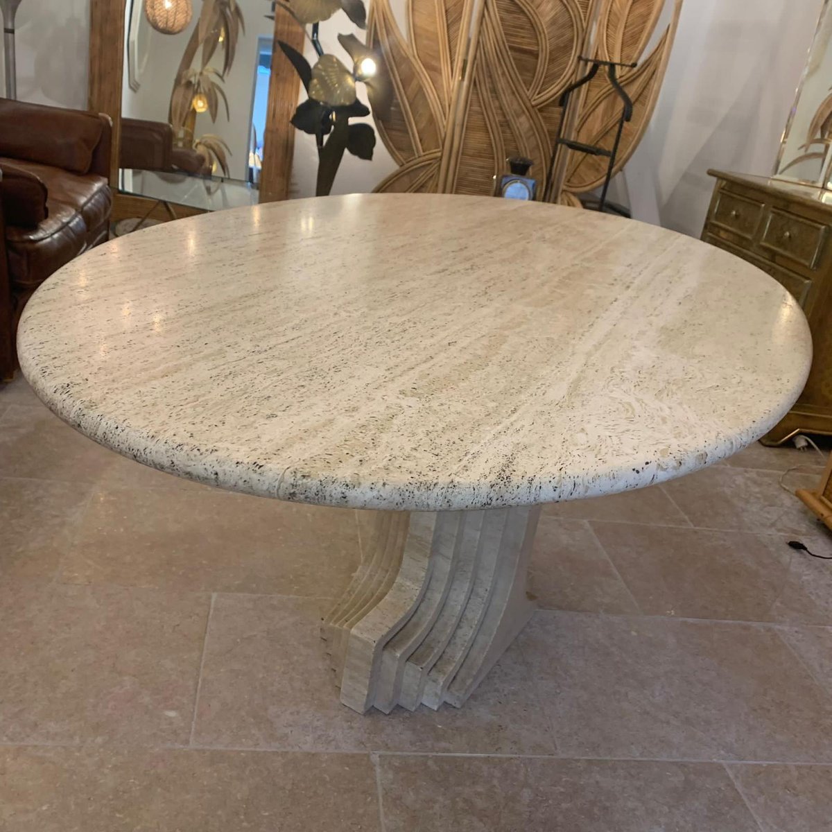 Großer ovaler Argo Tisch aus Travertin, Carlo Scarpa zugeschrieben bei ...