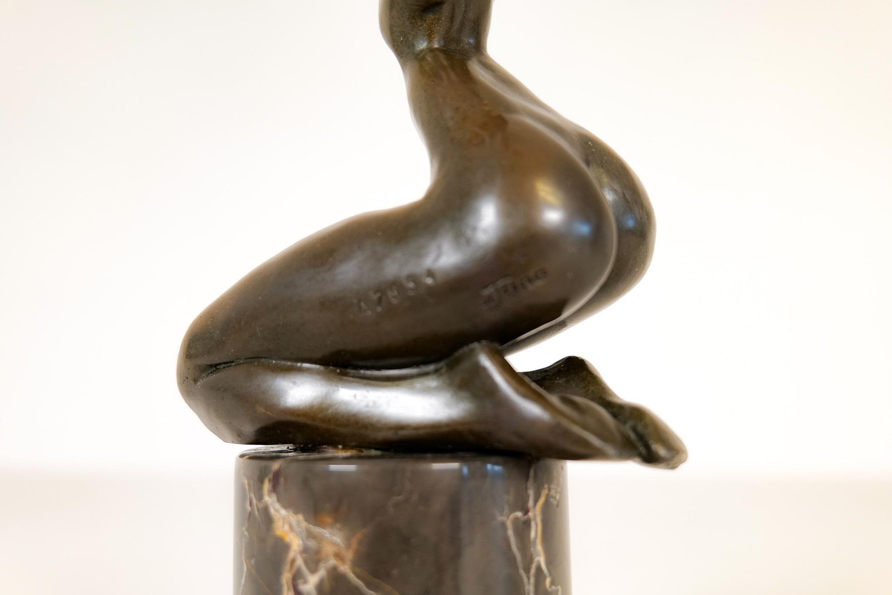 French Art Deco Bronze Figurine for sale at Pamono