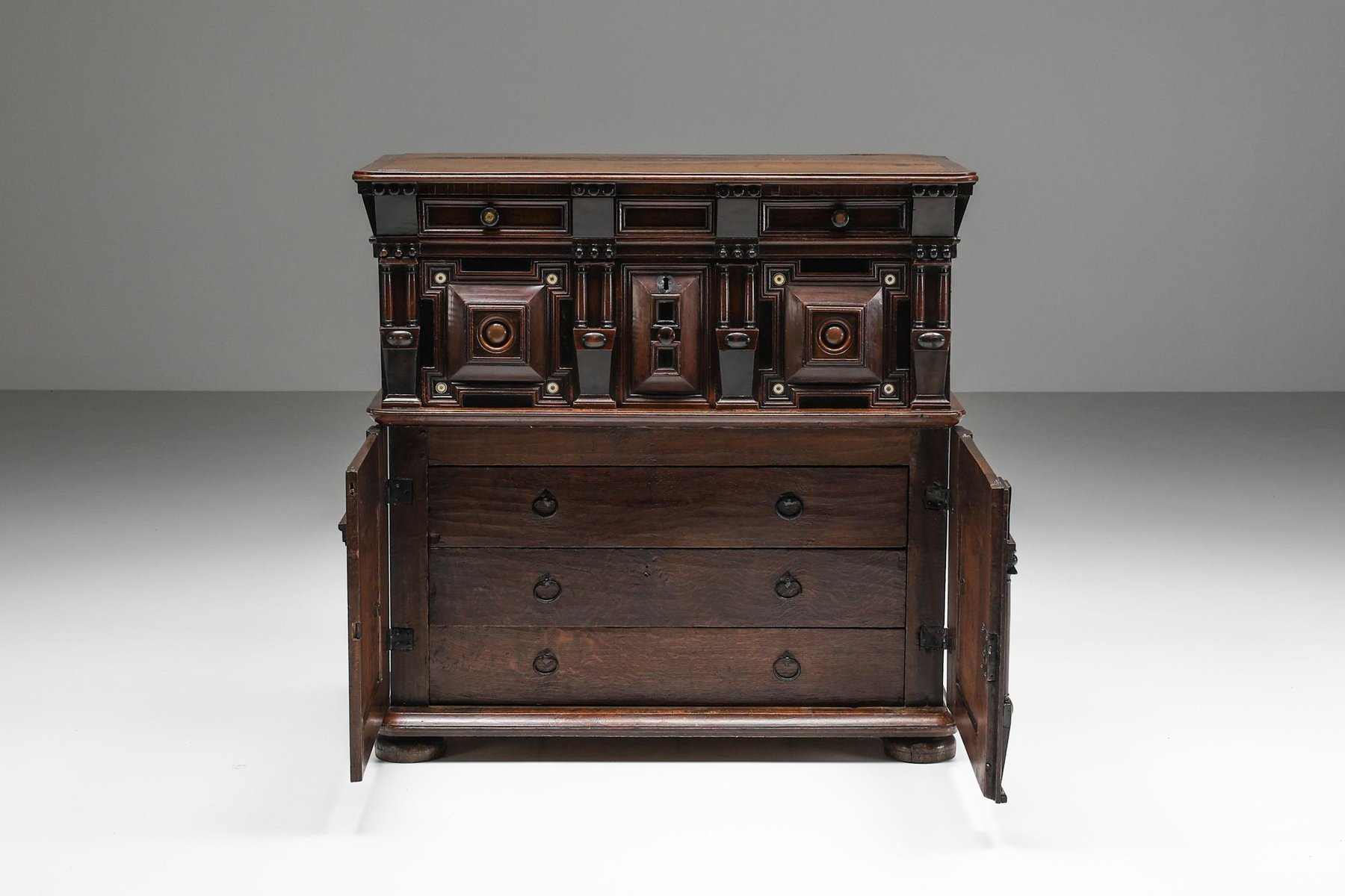 17th-Century Dutch Cabinet for sale at Pamono