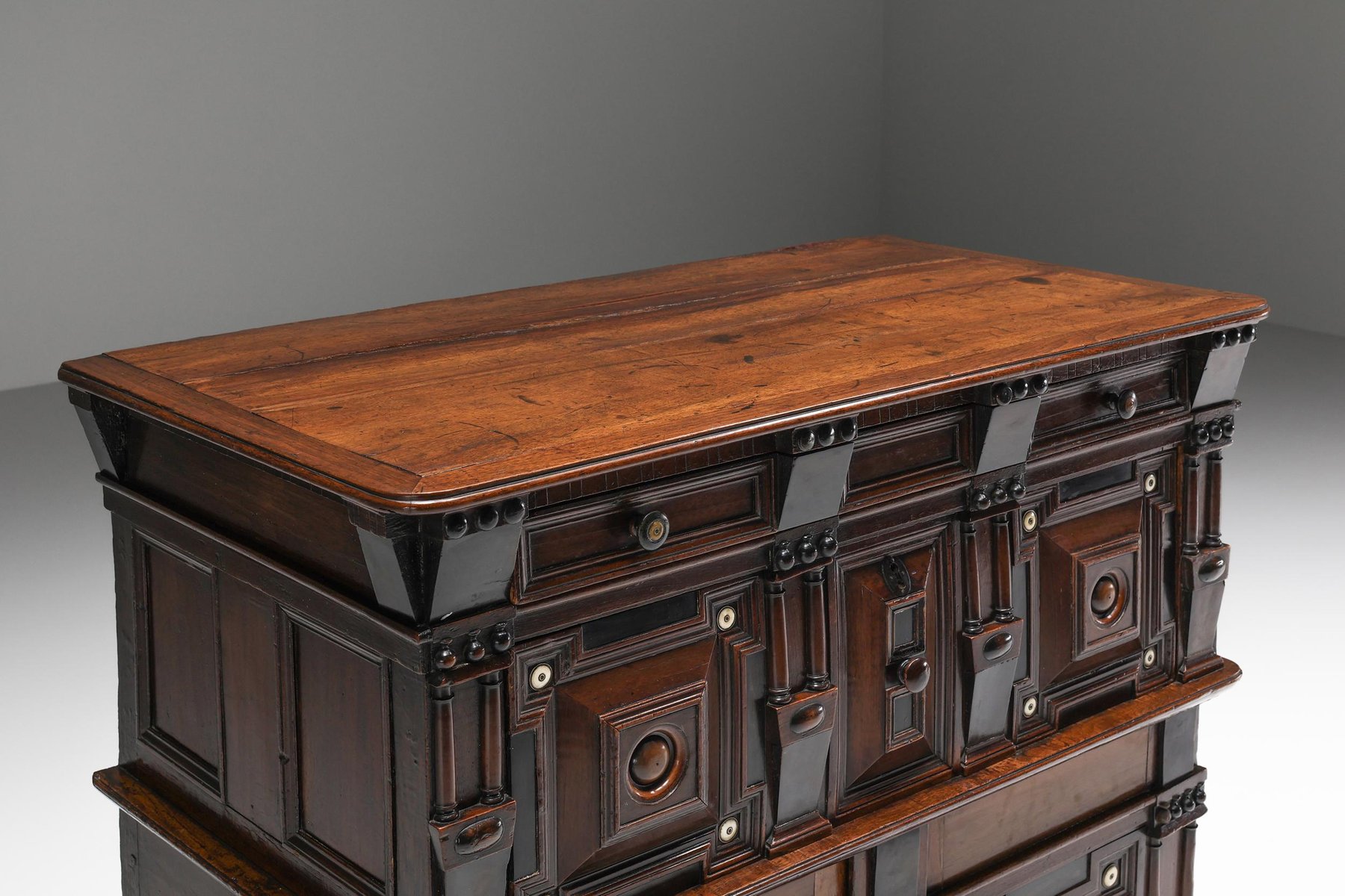 17th-Century Dutch Cabinet for sale at Pamono