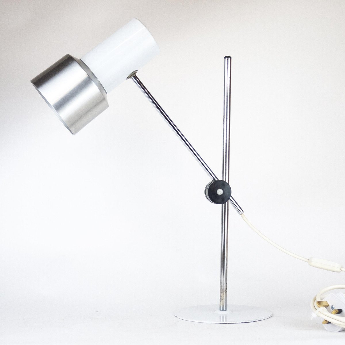Italian White Aluminium Desk Lamp from Prova, 1960s for sale at Pamono