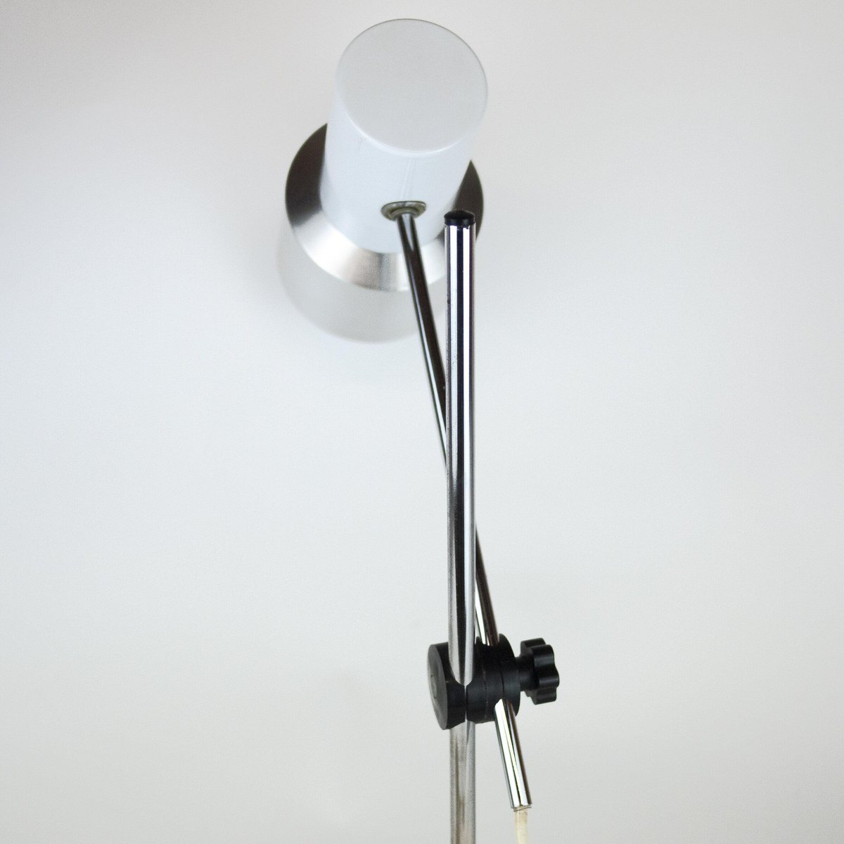 Italian White Aluminium Desk Lamp from Prova, 1960s for sale at Pamono