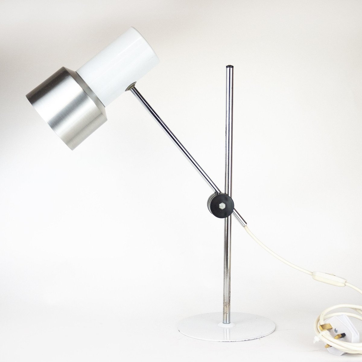 Italian White Aluminium Desk Lamp from Prova, 1960s for sale at Pamono