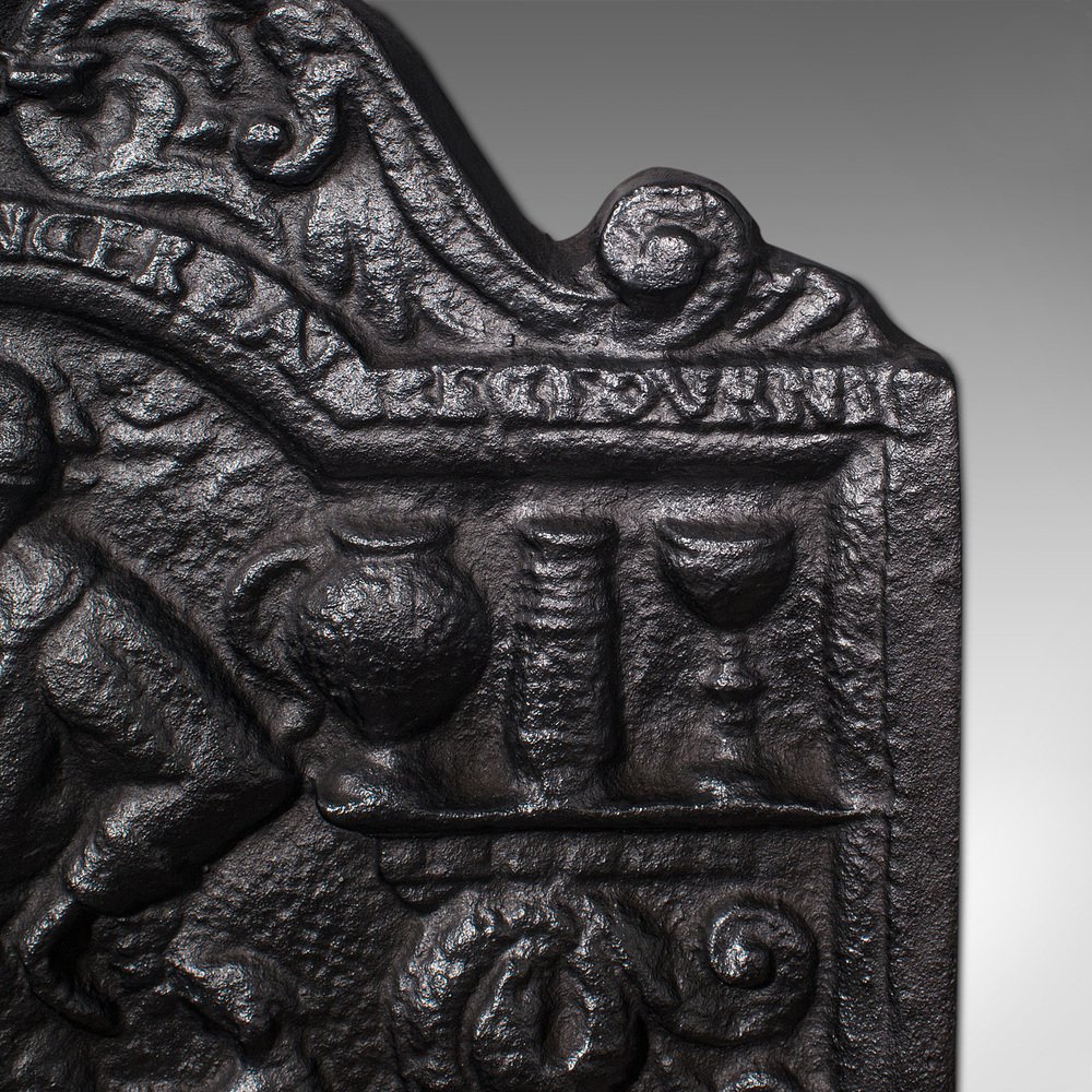 Antique English Cast Iron Relief Fire Back for sale at Pamono