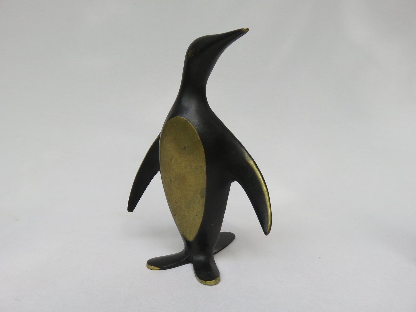 Österreichische Messing Penguin Buchstützen von Walter Bosse, 1950er ...