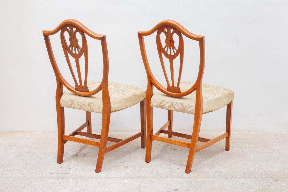 Shield Back Wheatsheaf Design Dining Chairs in the Style of Hepplewhite ...