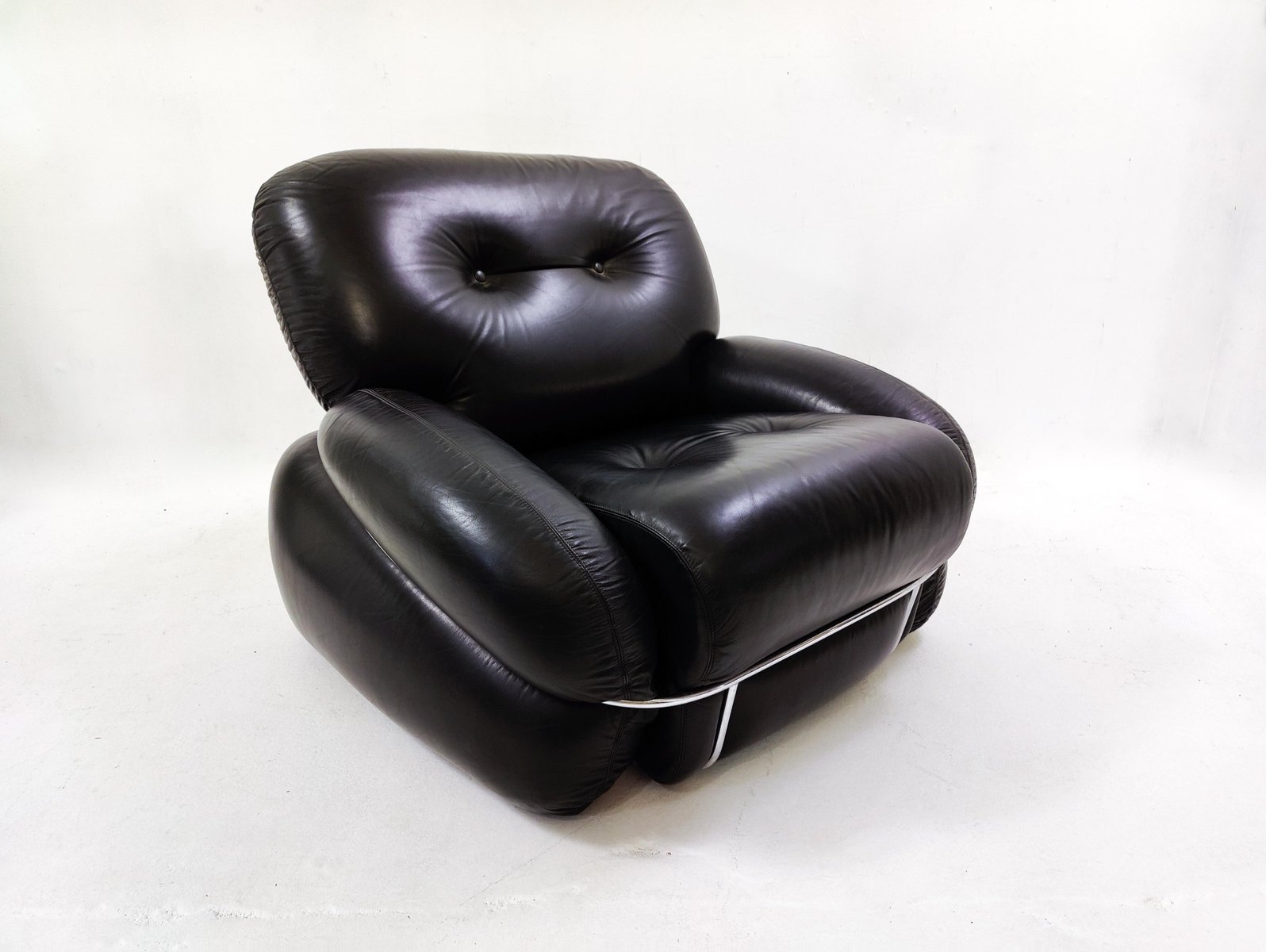 Italienische Mid-Century Modern Ledersessel, 1960er, 2er Set bei Pamono ...