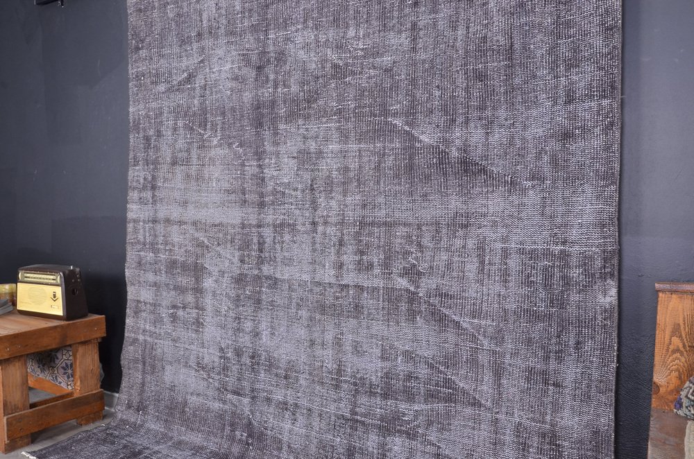 Überfärbter grauer Teppich bei Pamono kaufen