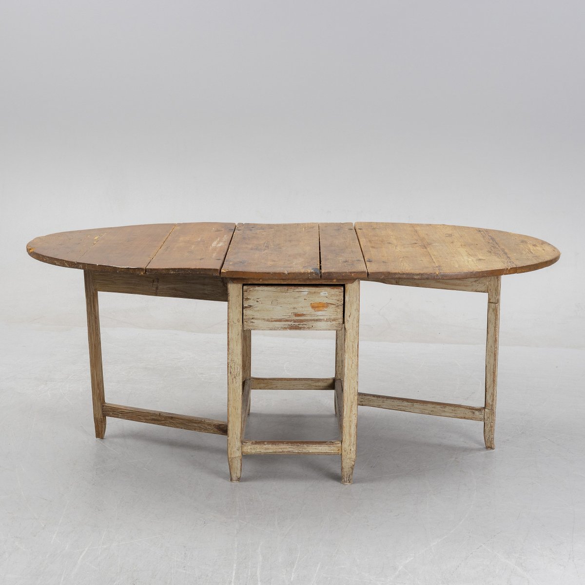 18th Century Folding Table with Rounded Edges for sale at Pamono