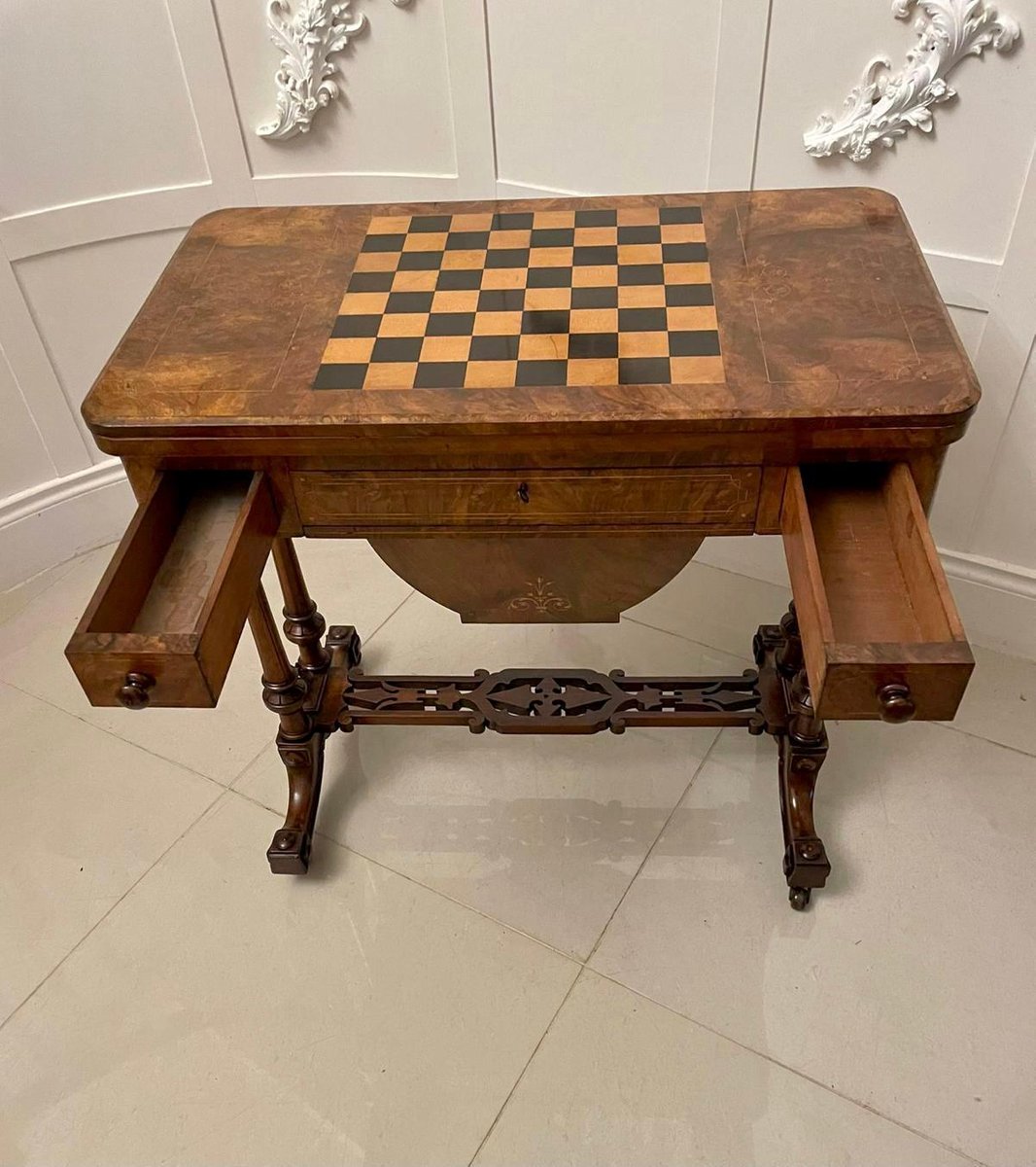 Antique Victorian Burr Walnut Inlaid Games Table for sale at Pamono